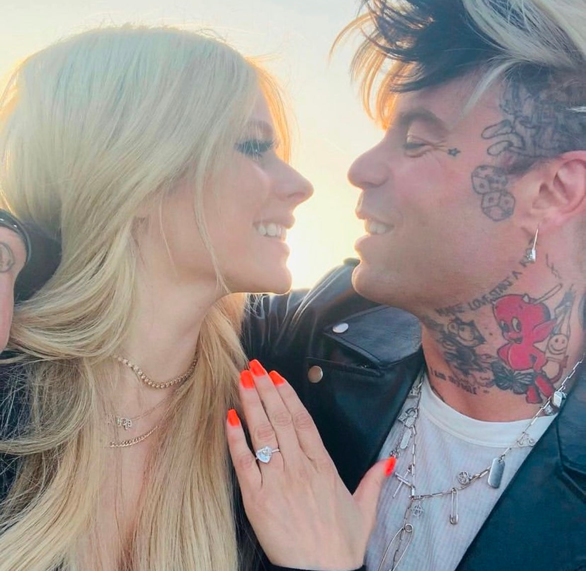 Mod Sun's Romantic Heart-Shaped Engagement Ring for Avril Lavigne: Lov ...